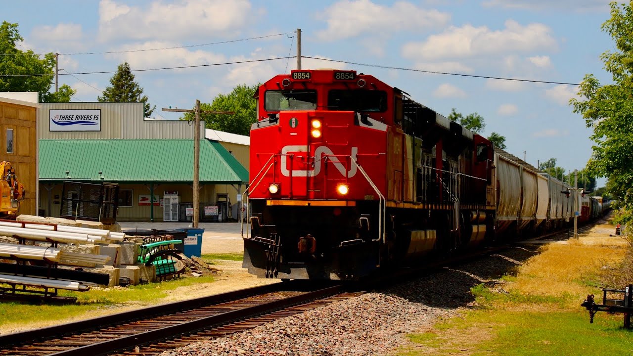 Canadian National on the Dubuque Subdivision - CN Central Division ...