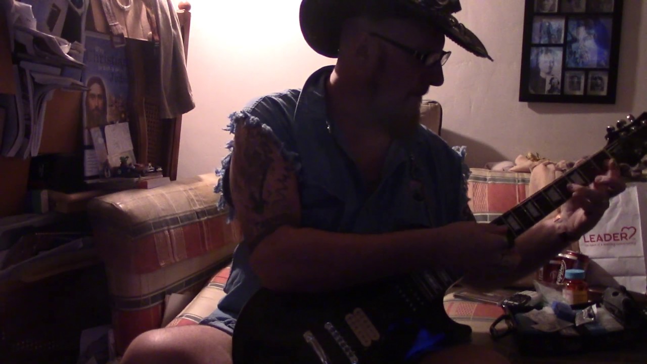 Mick Mars 1313 Custom Black Les Paul some shred & some talking ...