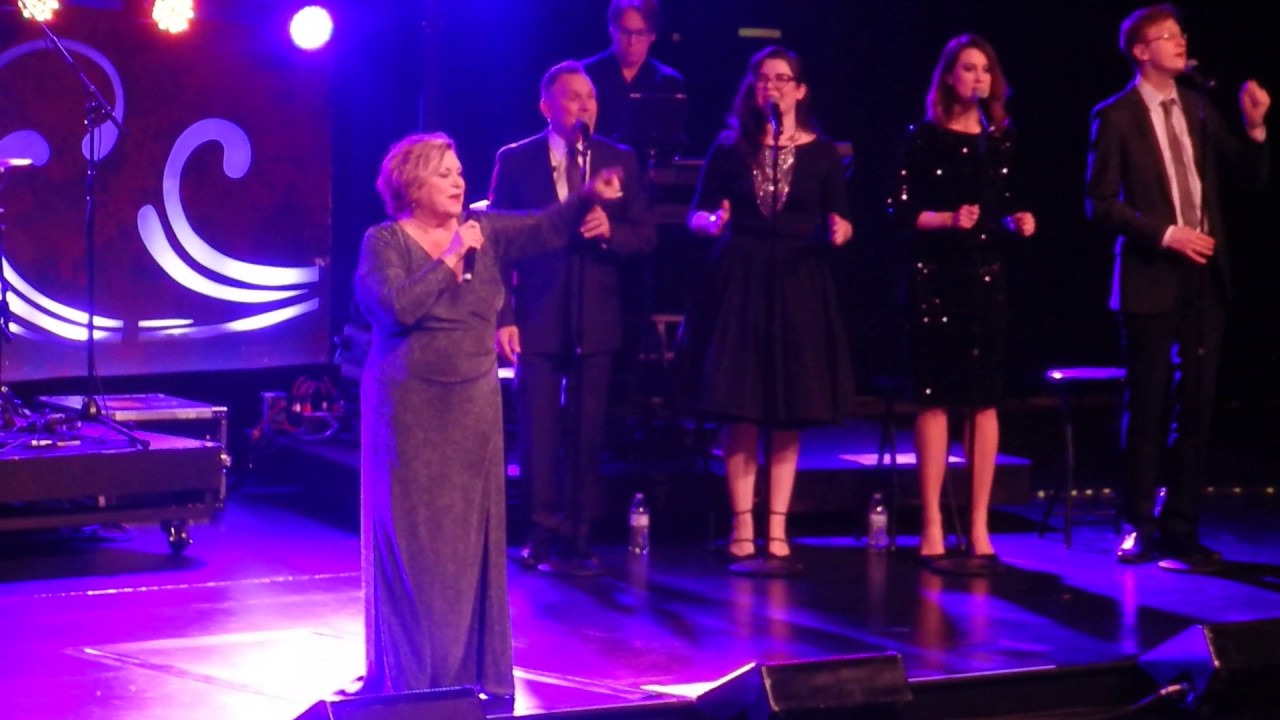 Sandi Patty's hit songs medley - YouTube
