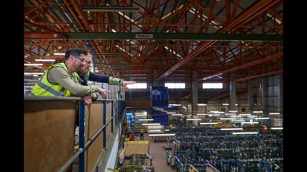 Everest Windows: Visit The Factory With Craig Doyle - YouTube