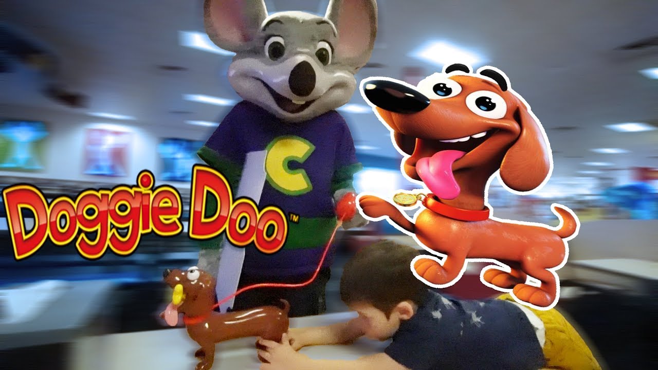 Chuck E Cheese Plays Doogie Doo - YouTube