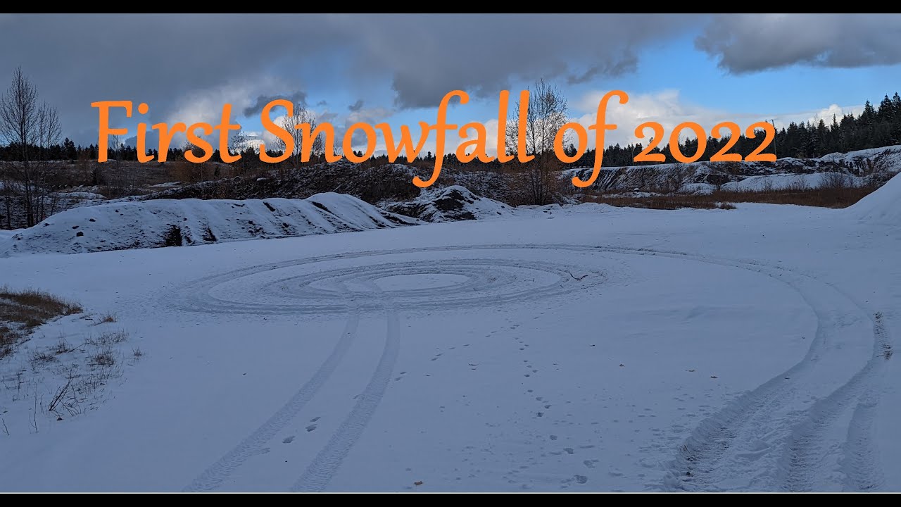 First Snowfall of 2022 - YouTube
