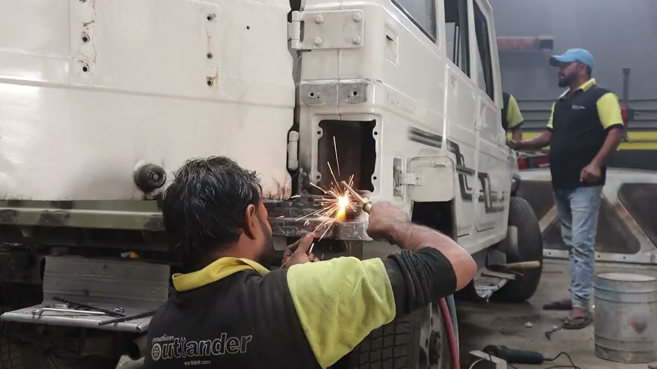 Worst Paint Job Ever? 🚗 We Fixed This Bolero’s Mess! #CarPaintJob - YouTube