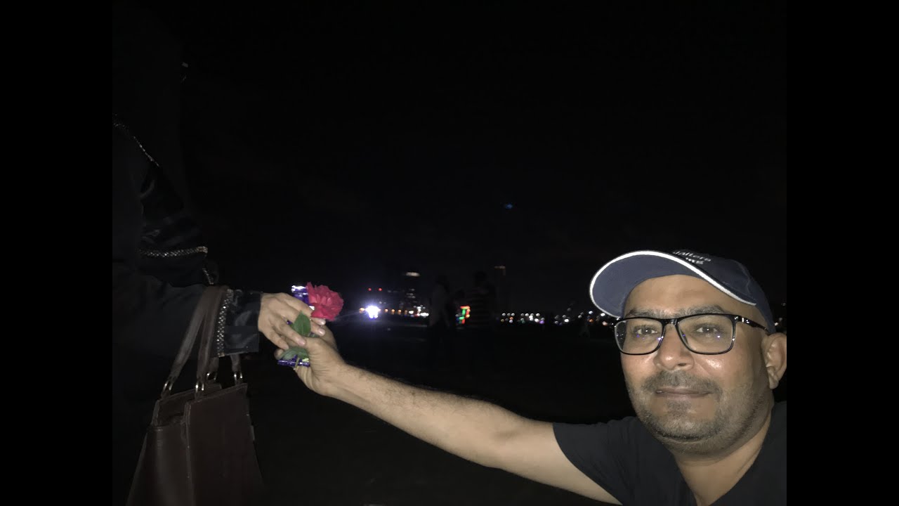 Wife ko anniversary pay surprise gift 🧧🎁 diya or kaha lay gaye ...