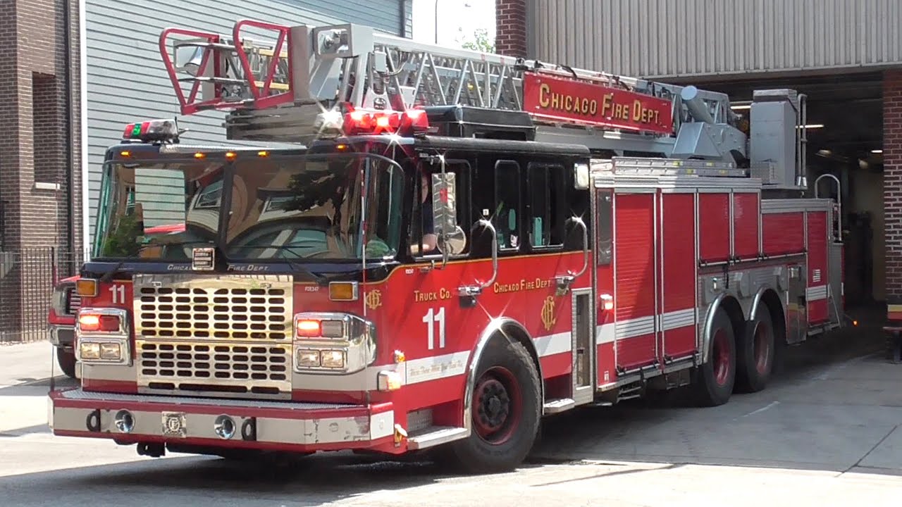 Chicago Fire Dept. Truck 11 & Ambulance 4 Responding - YouTube