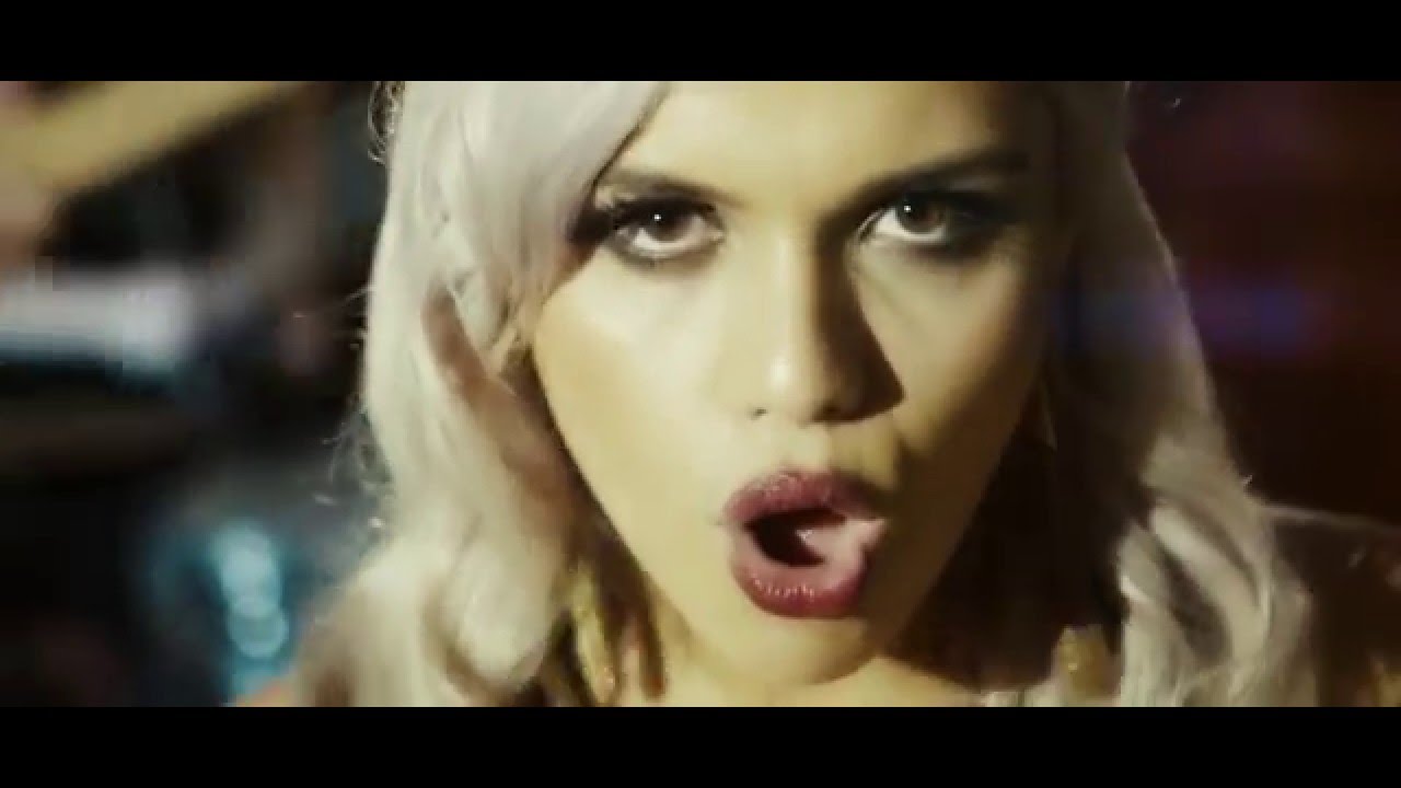 Sarah Lloyde original - MANIPULATOR - YouTube