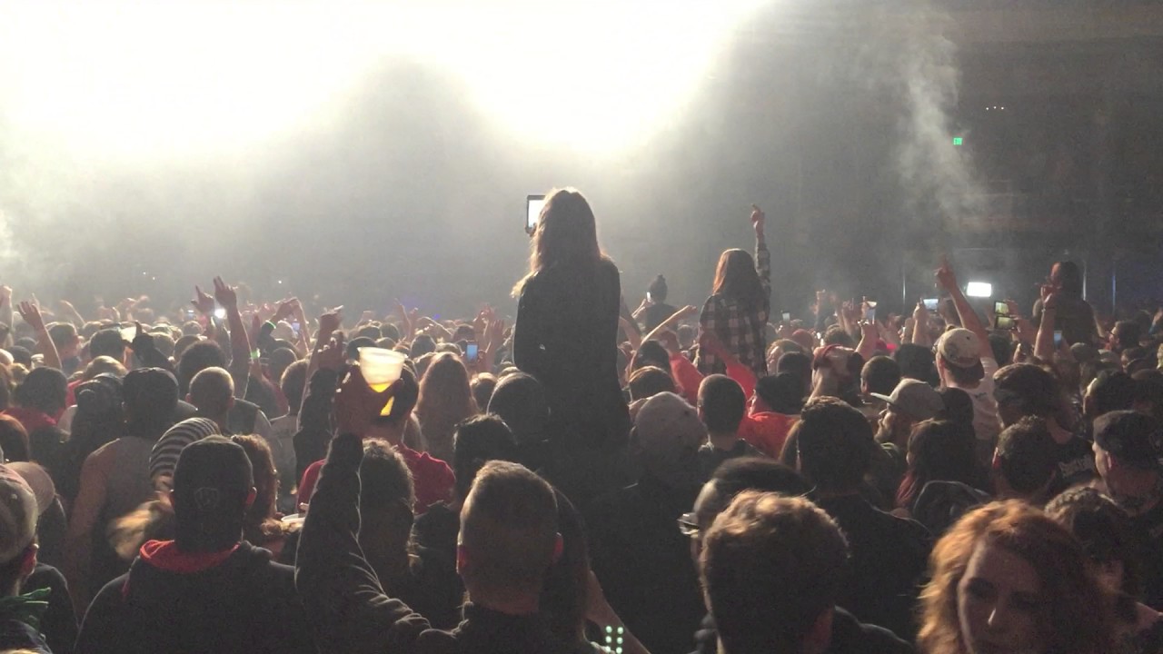 Machine Gun Kelly - Sail - The Rave - Milwaukee, WI 11-19-2016 - YouTube