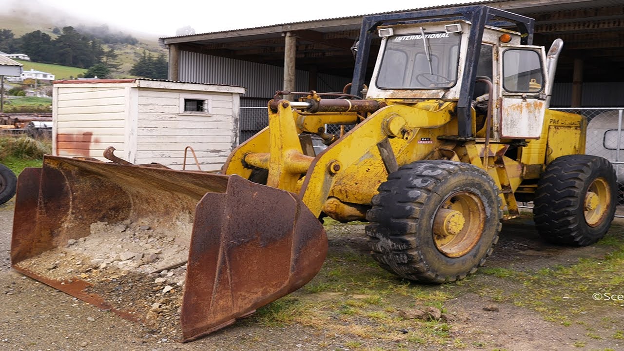 1977 International Harvester H 60B Pay Loader in Palmerston - YouTube