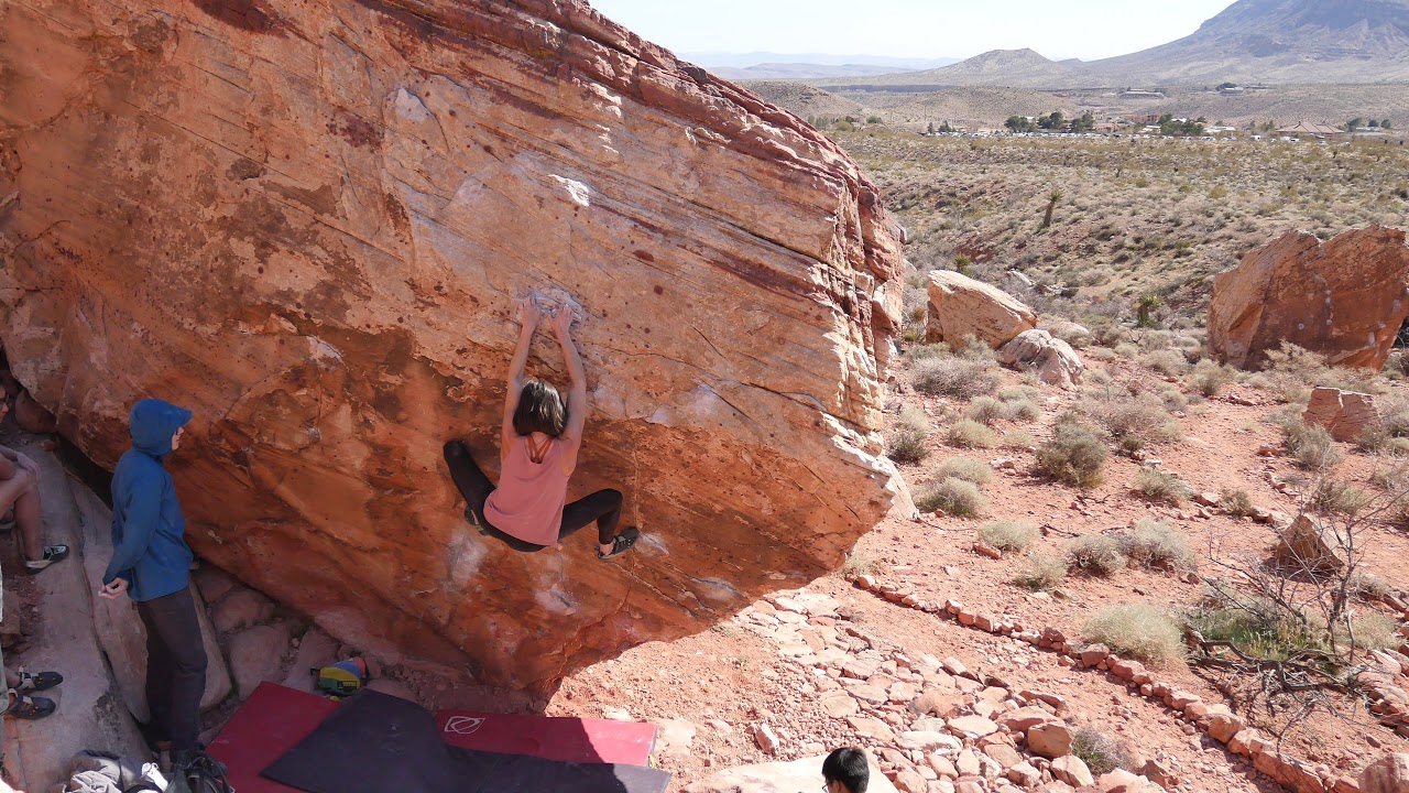 Red Rock Bouldering - Spitting Venom, V8/V9 - YouTube