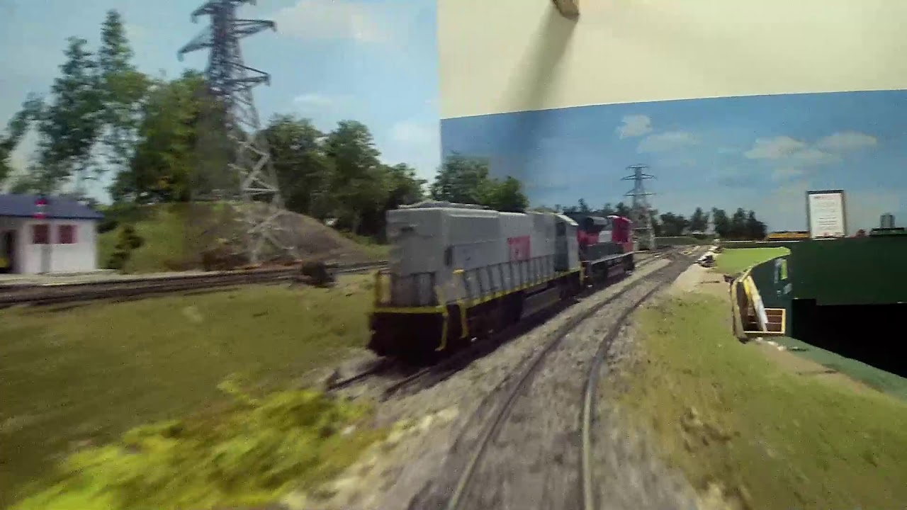 Hawkeye Model Railroad Club: 2,000 Sq. Ft. HO Layout: Scenes & Cab Ride ...