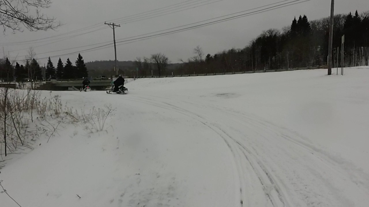 Trail 417 into marquette along lake superior - YouTube