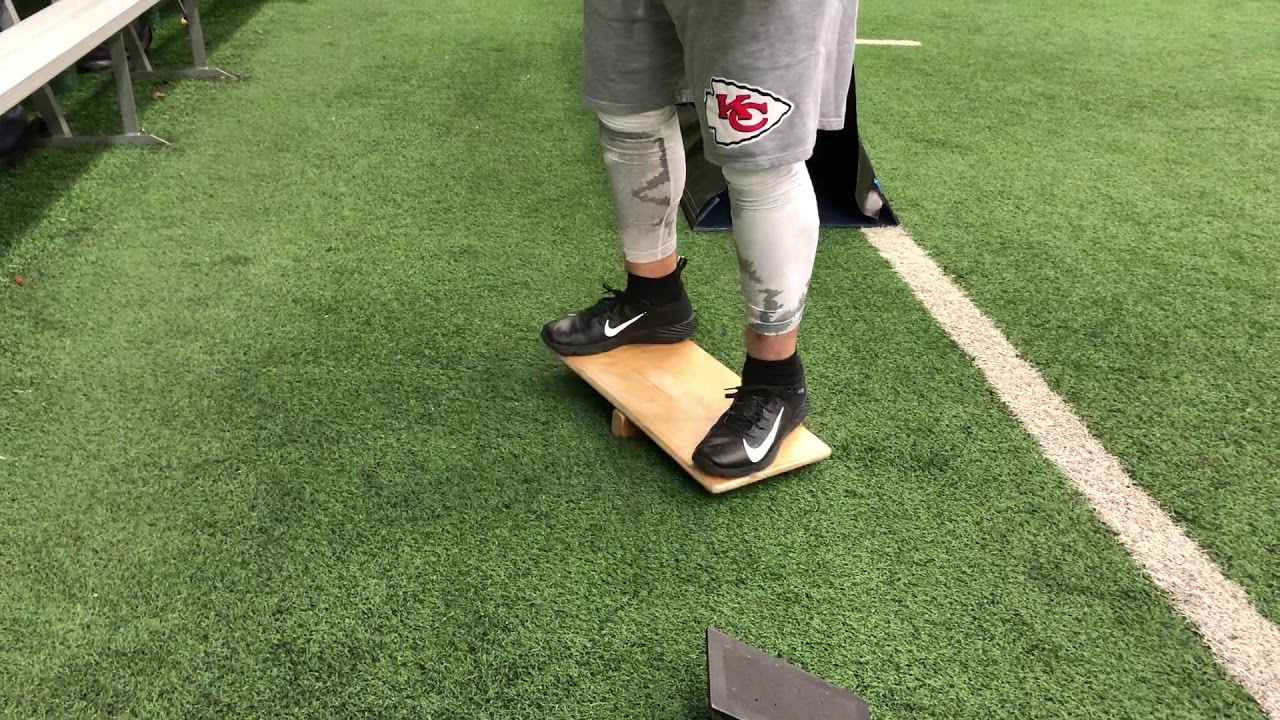 Side to Side Balance Board - YouTube