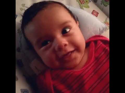 BEBÊ RINDO SORRISO BANGUELA - YouTube