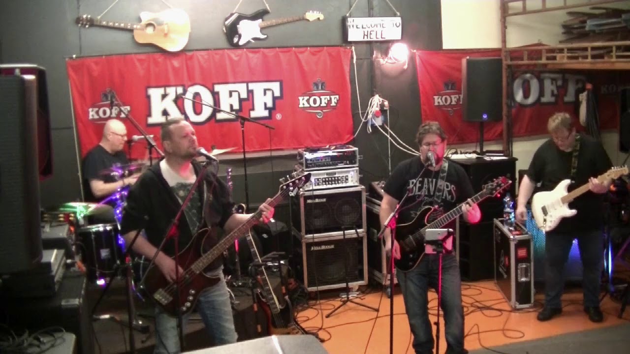 Knucklehead Rockband - Living After Midnight - YouTube