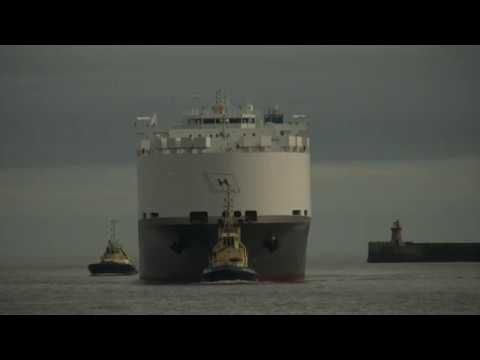Hoegh Berlin arrives on the River Tyne from Rotterdam 12th February ...