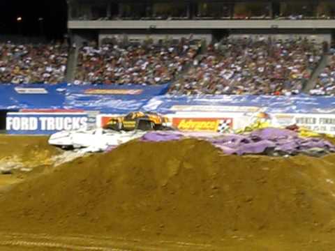 Tom Meents & Maximum Destruction Monster Truck Freestyle At ...