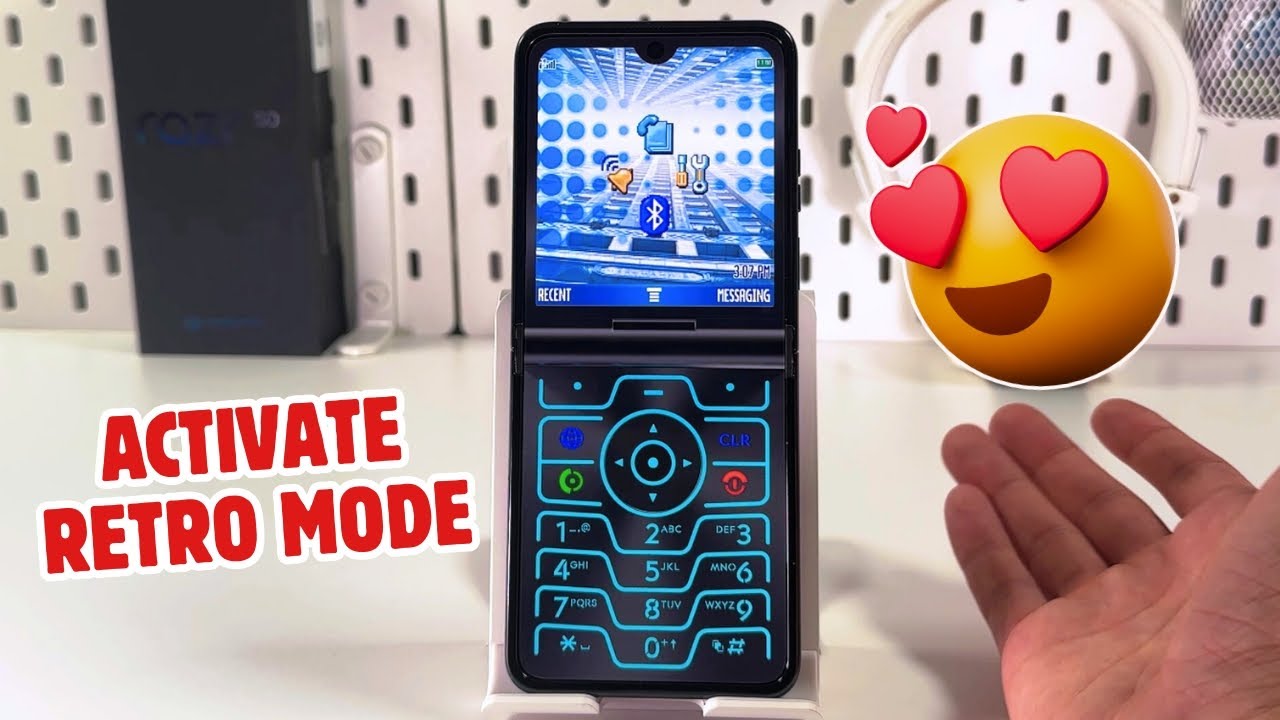 How to Enable Retro Razr Mode on Motorola Razr 50 - YouTube