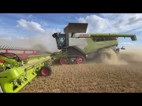 Claas Lexion 8900 45 FT Header Somewhere in England?