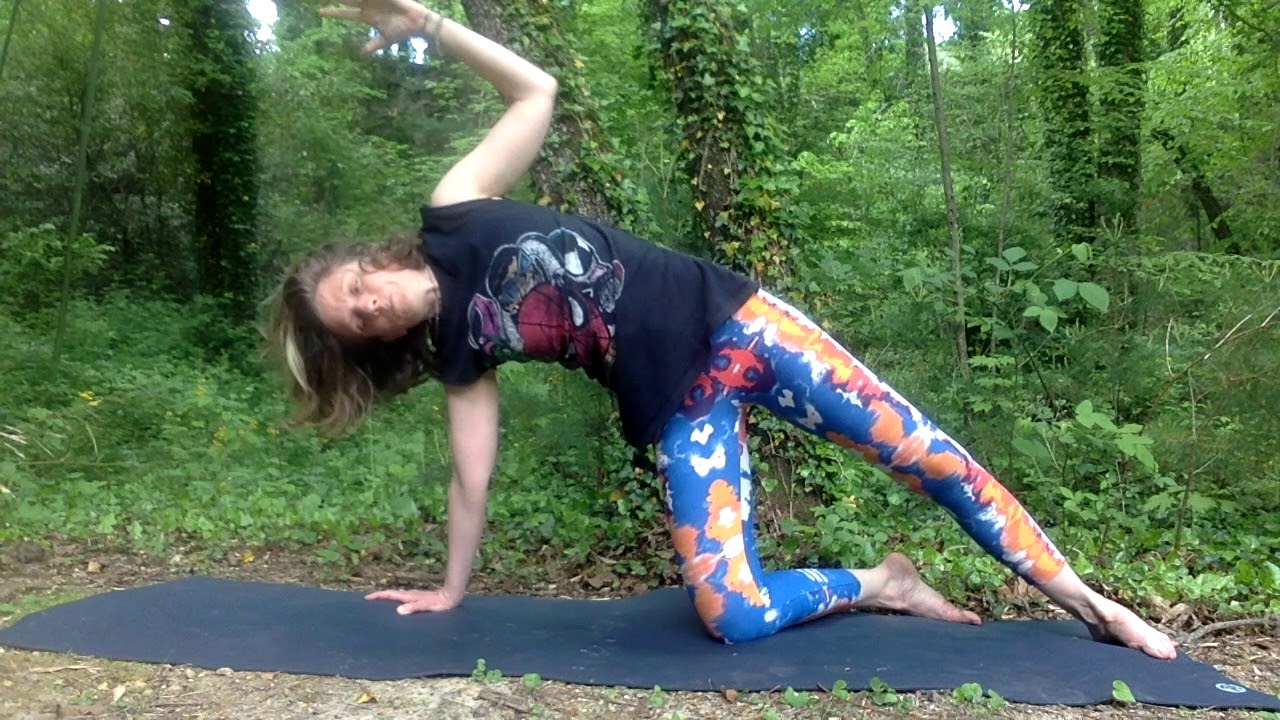 17 minute mini flow yoga practice - YouTube