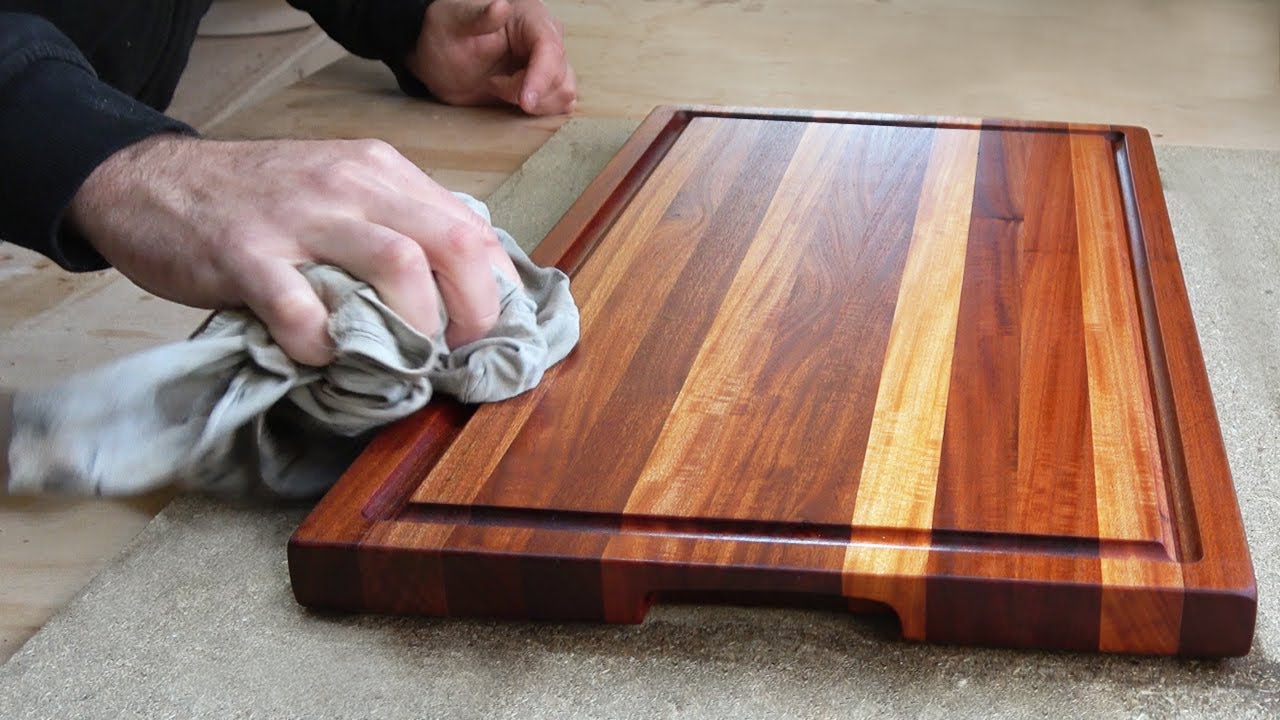 DIY Walnut Chopping Board from Scraps - YouTube
