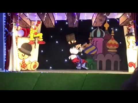 Butlins puppet castle - YouTube