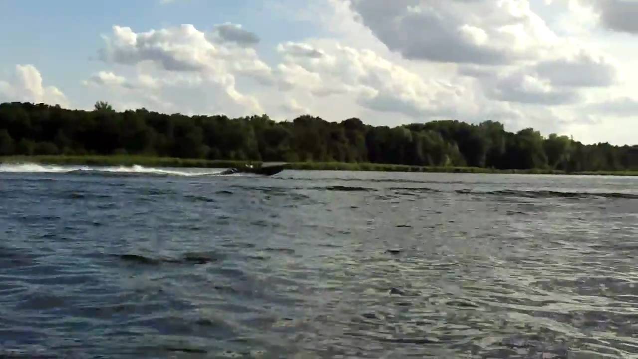 glastron carlson cvx 16 Jetboat - YouTube