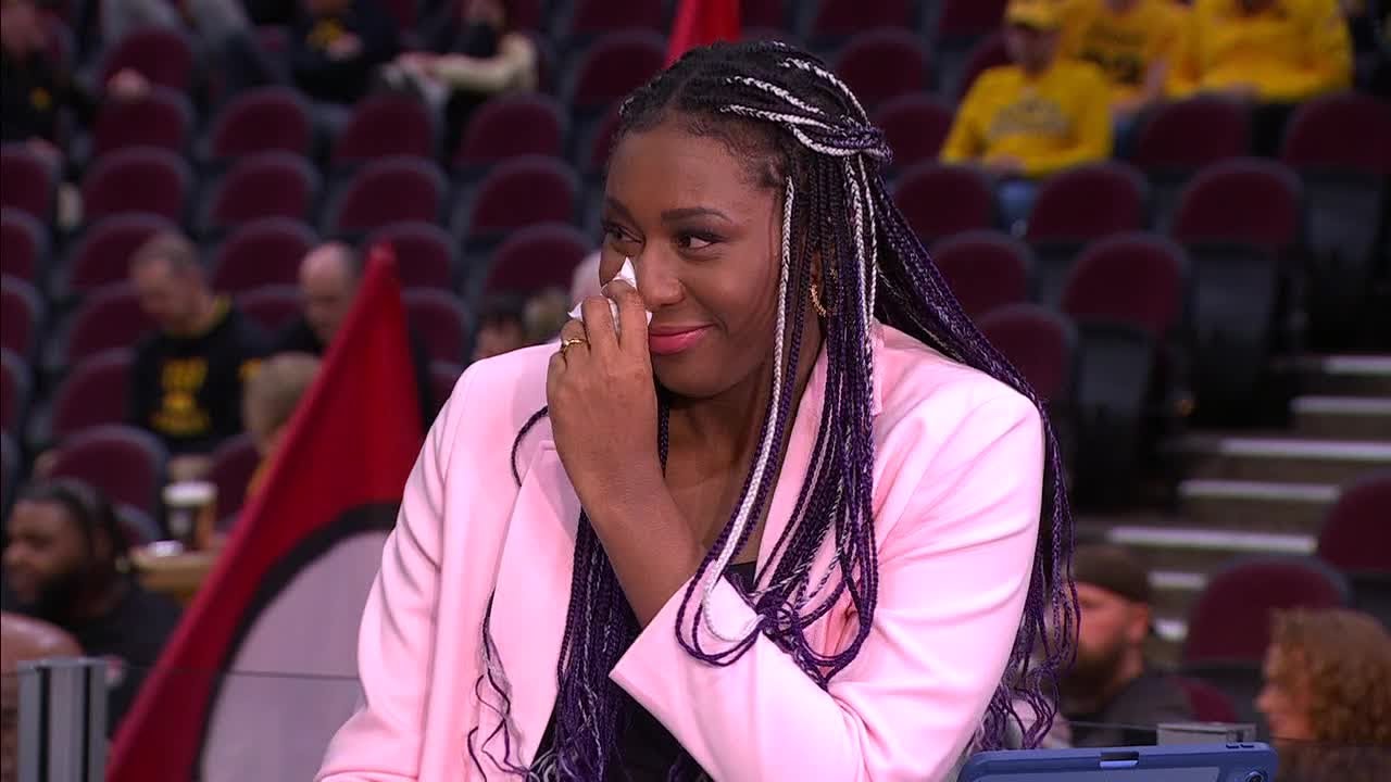 Aliyah Boston full of emotions before South Carolina plays in the Final ...