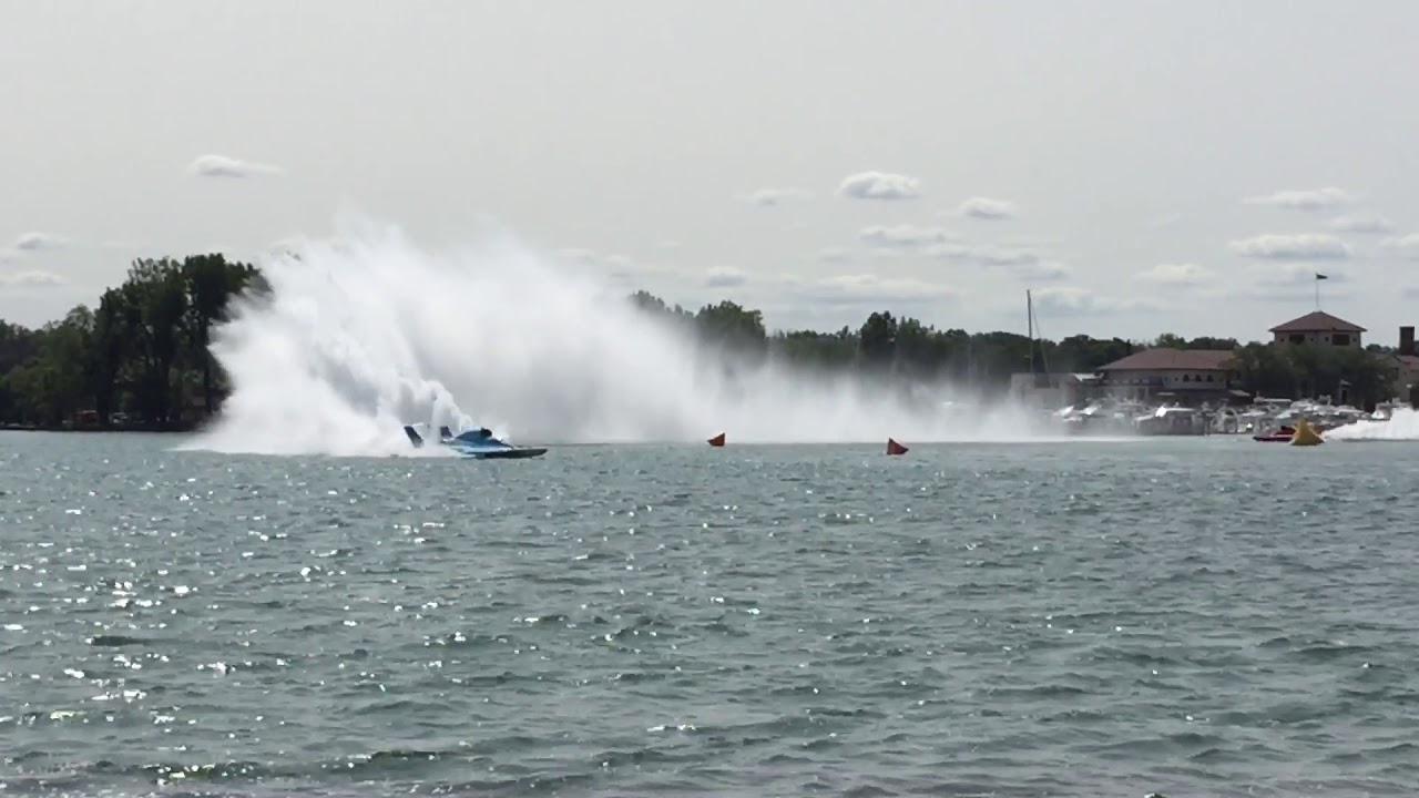 Hydroplane Crash at Detroit Hydrofest 2017 - YouTube