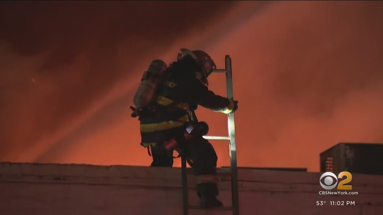 Bronx grocery store destroyed in fire - YouTube