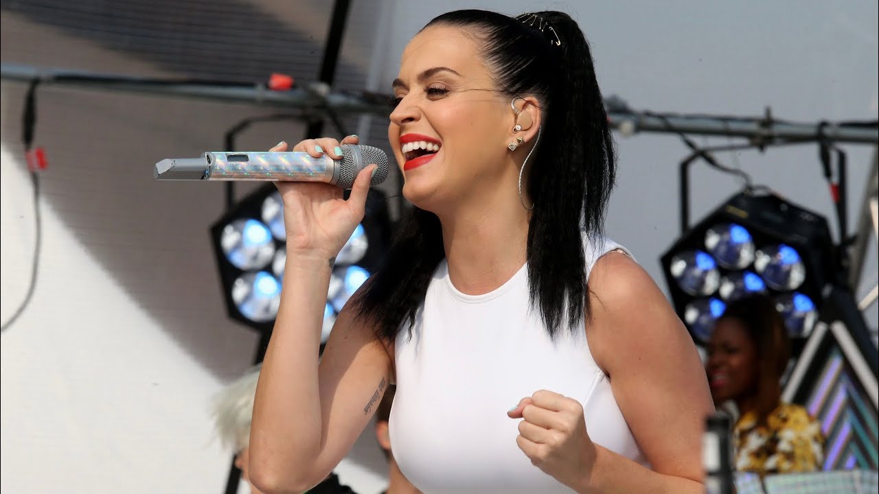 Katy Perry - Firework live @ Sunrise Australia 2013 HD - YouTube