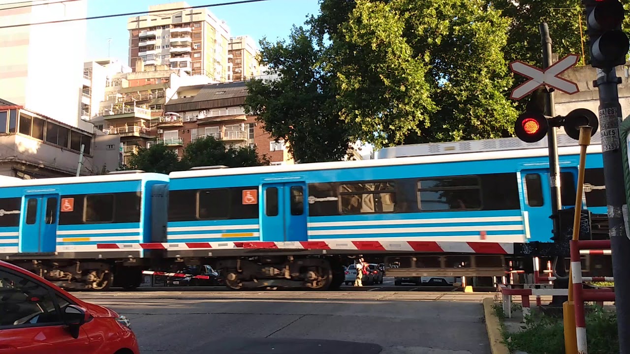 PaN Boyacá, caballito [Secuencia completa] Argentina Railroad Crossing ...
