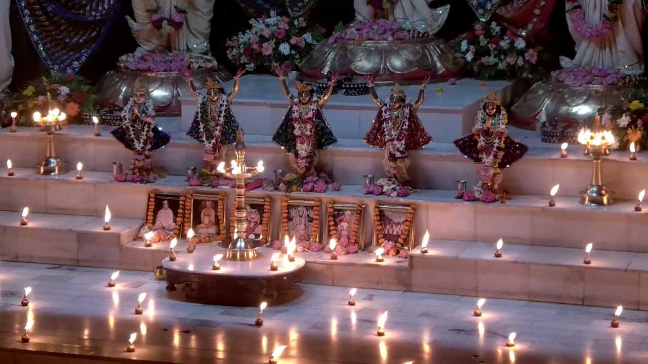 ISKCON Mayapur Damodar Astakam & Deepdan October 26 2019 - YouTube