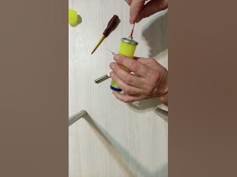КАК ЗАПРАВИТЬ ЗАЖИГАЛКУ ГАЗОМ. How to refuel a lighter. #Sohrts # ...