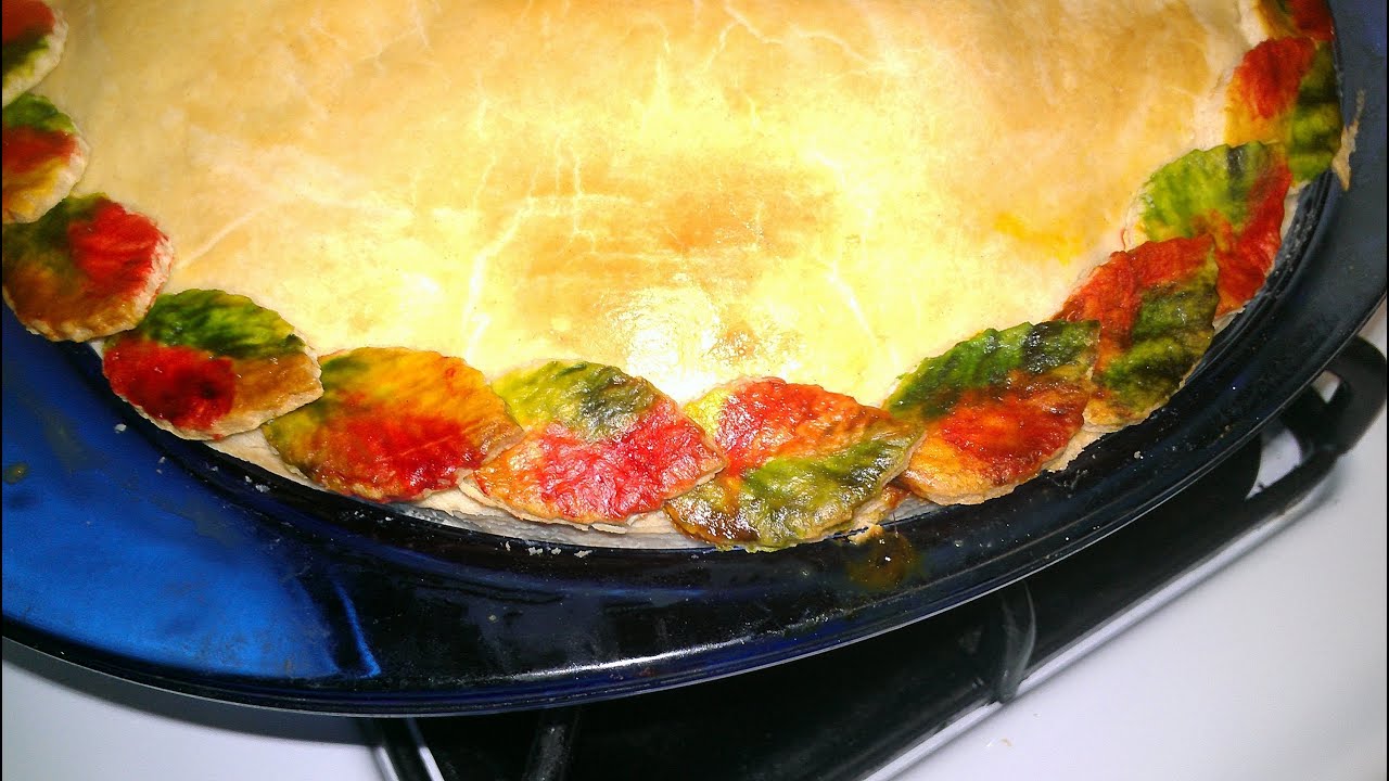 How To Make A Basic Apple Pie With Leaf Border - YouTube