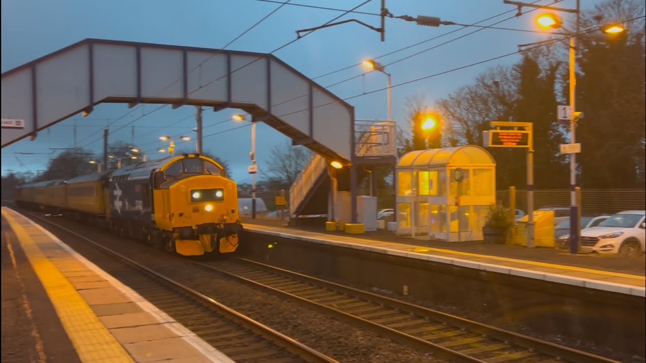 1Q23 passes Longniddry returning to Newcastle. 37402 leading 37607 # ...