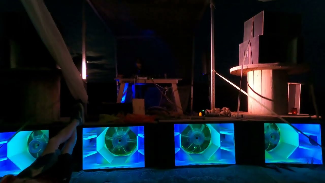 Paraflex 21" subwoofers Underground Show - YouTube