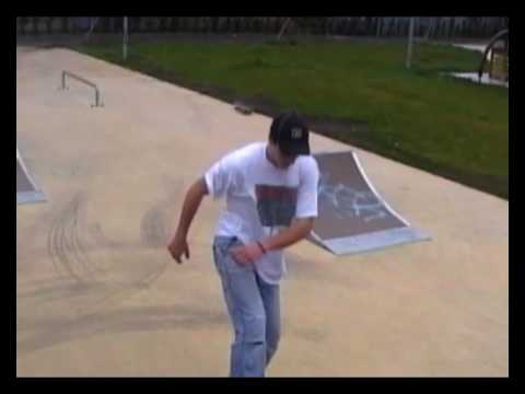 FINGER FLIP SLOW MOTION ( SKATE TRICK ) - YouTube