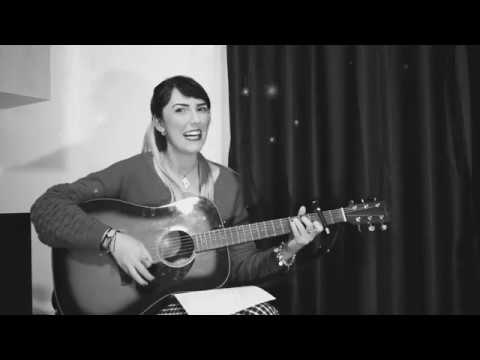 Vlogmas Music (Ziua 8): Colindam, colindam iarna | cover - YouTube