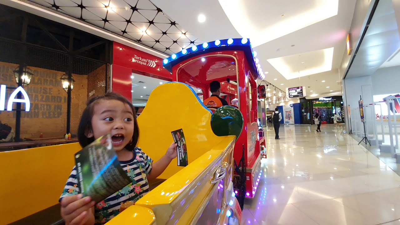 Mainan Kereta Api Di Mall Kota Kasablanka Kuningan - YouTube