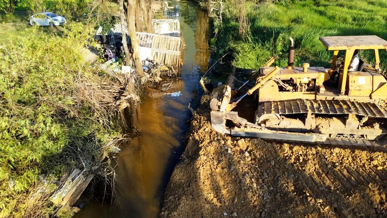 Bulldozer Operations for Land Grading: Techniques for Management - YouTube