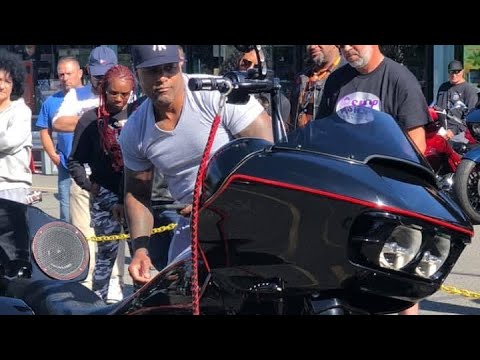 AB’s Lightweight Harley-Davidson Road Glide build - YouTube