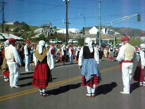 Basque Dancing - YouTube
