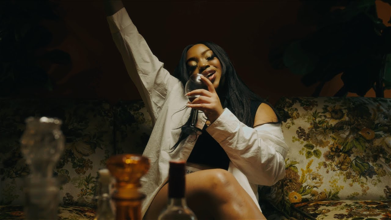 Ariaa - Brown Skin (OFFICIAL MUSIC VIDEO) - YouTube