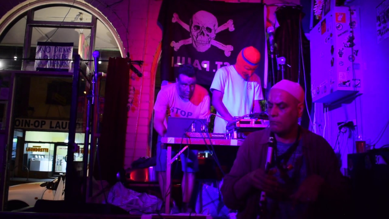 Jamming with Maltese Well Monster & Isao Sano @ Cafe Gummo - YouTube