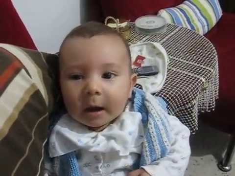 Muhammed Bebek Zorla Gülüyor