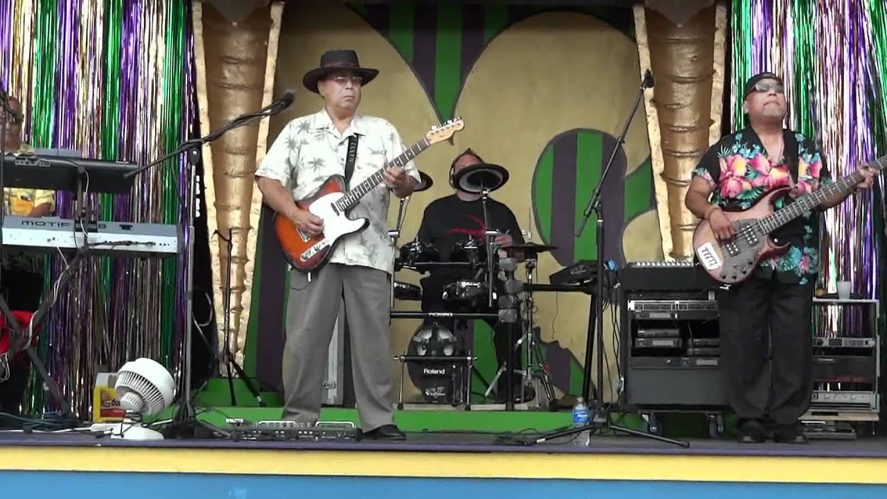 Manny B. & The Rhythm Nights Play At Six Flags Great America 6/23/2012 ...