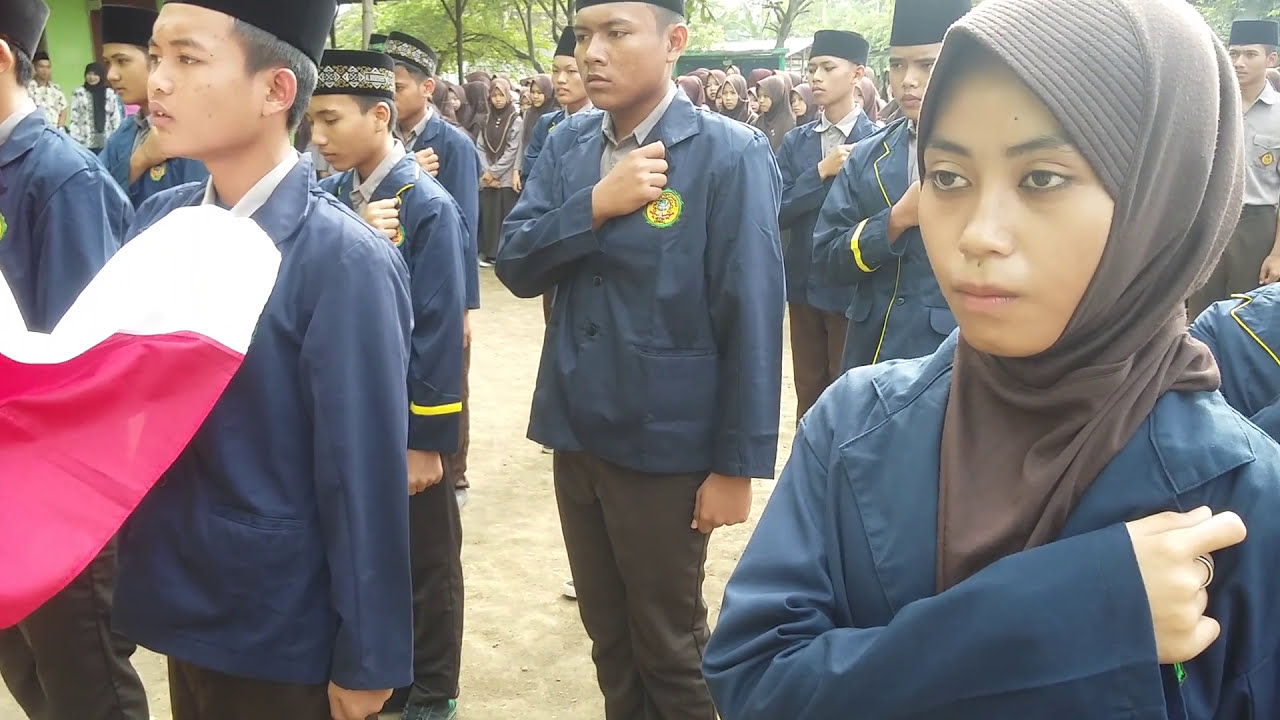 Upacara Pelantikan Pengurus OSIS SMK Al Musyaffa ' Kendal masa bhakti ...