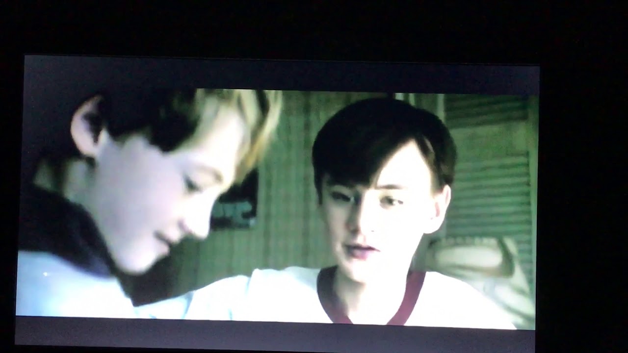 IT opening scene - YouTube