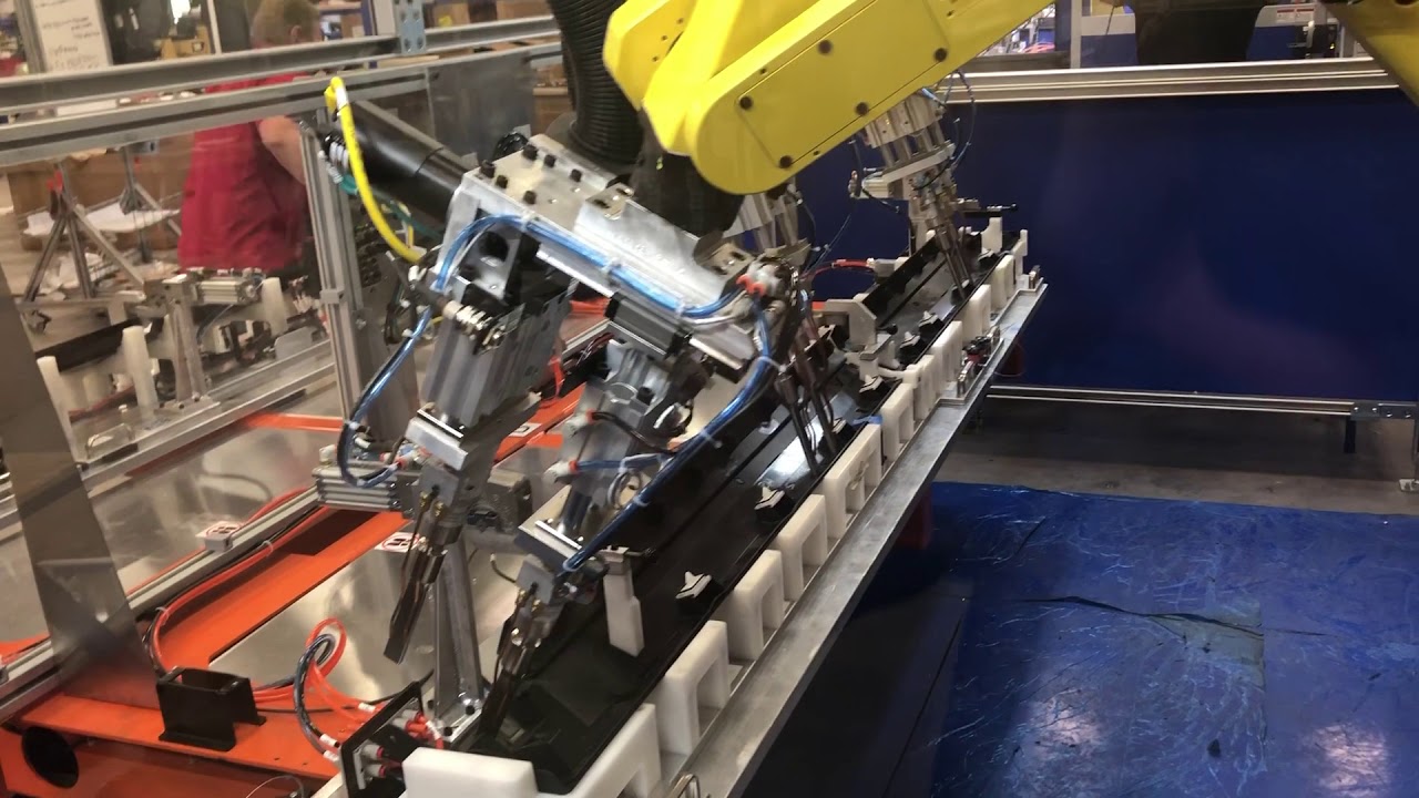 Robotic Sonic Welding - YouTube