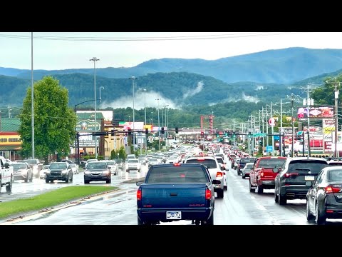 Pigeon Forge: Saturday After the Storm! Take a Look! Big Crowd? A Drive ...